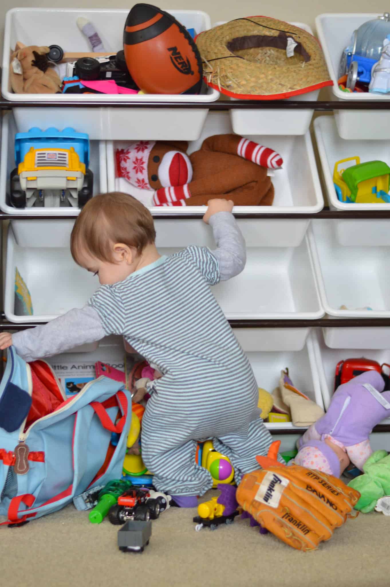 A Slightly Minimalist Approach to Toy Clutter That Will Change Your ...